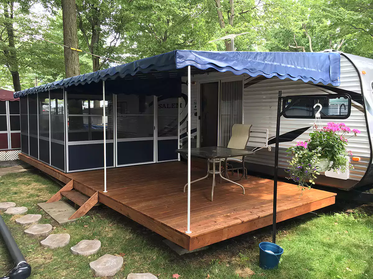Trailer Deck Enclosure System | Screen Room for Trailer Decks